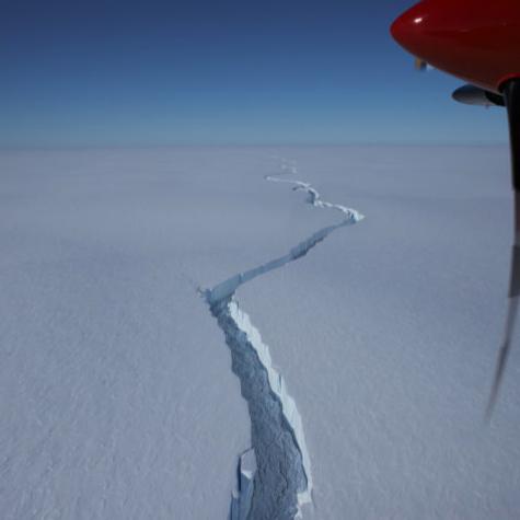 Up close: take a look at the massive crack that broke Antarctica‘s mega ...