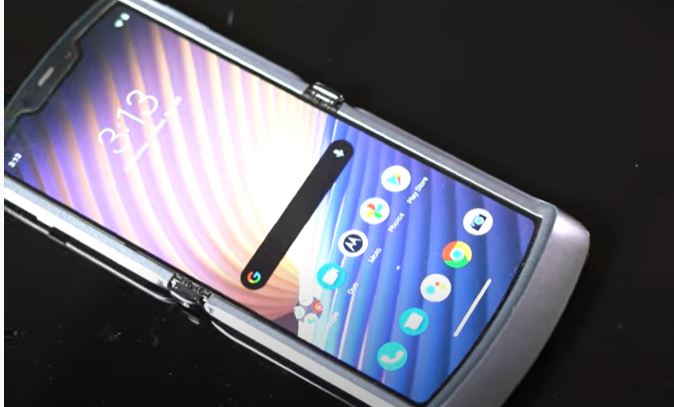 Moto Razr 5g v2 unboxing & key features | Editorji