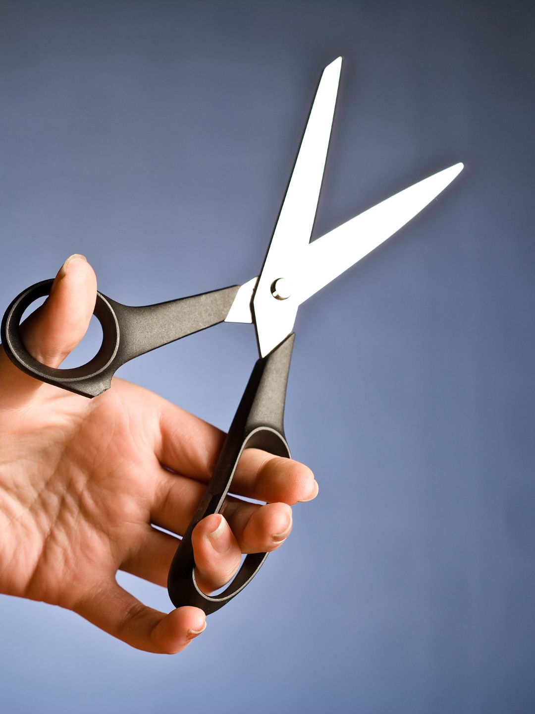 6 Easy tricks to re-sharpen scissors and knives at home