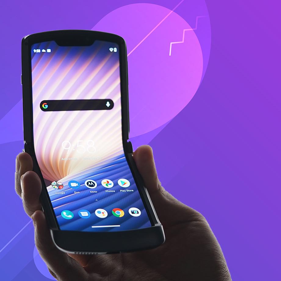 Moto Razr 5G Hands On Review: Nostalgia now offers better hardware ...