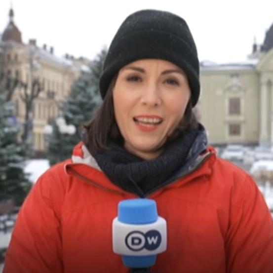DW correspondent Fanny Facsar reports from Chernivtsi, southwestern ...