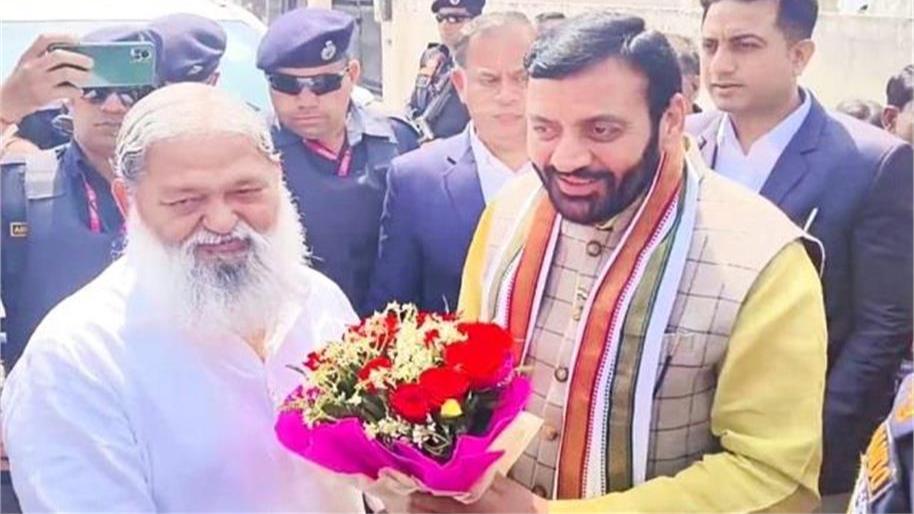 Haryana CM Saini meets former state home minister Anil Vij | Editorji