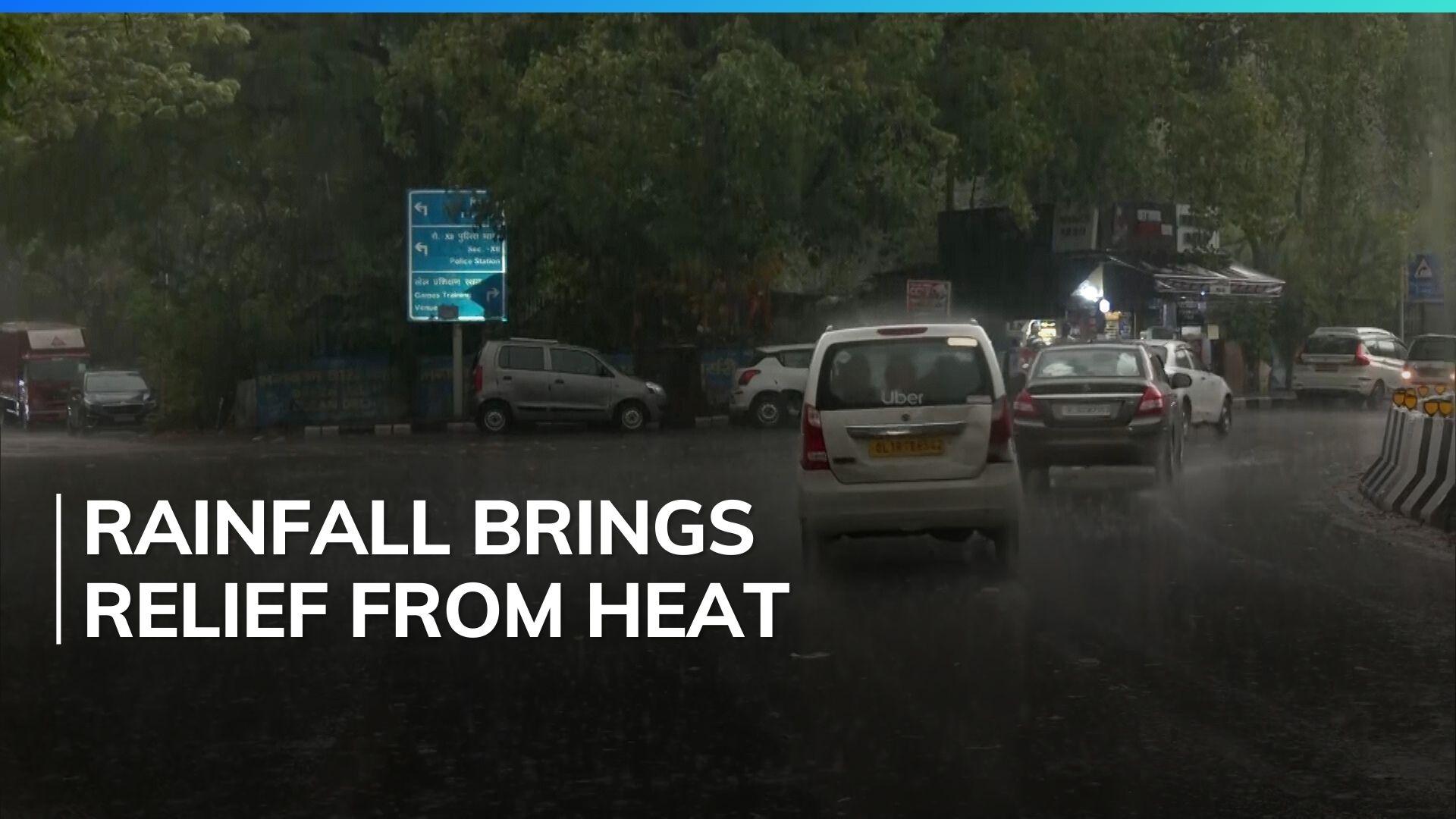 IMD predicts heavy to moderate rainfall in Delhi NCR | Editorji