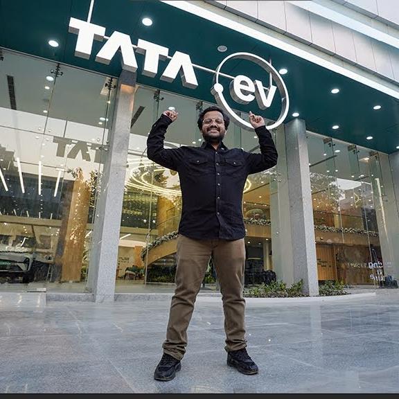Visiting Tata EV store: India‘s FIRST electric car showroom! | Editorji