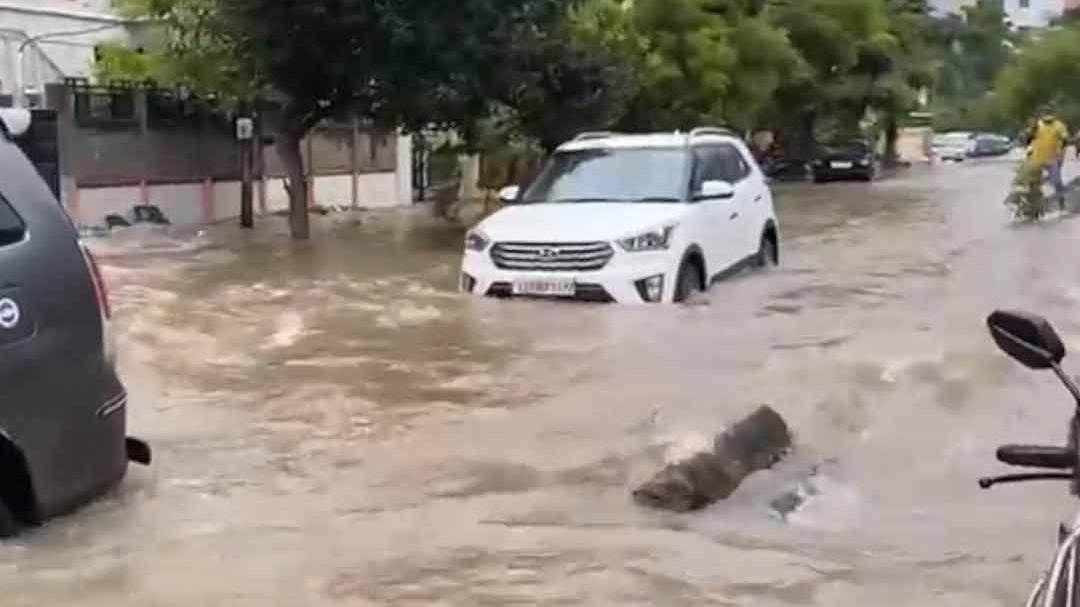 Heavy rains inundate roads and low-lying colonies in parts of Telangana ...