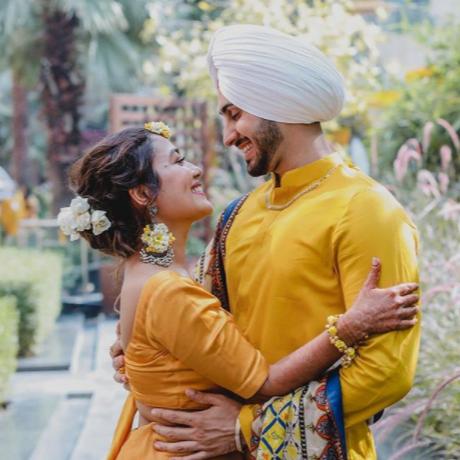 Pics from Neha Kakkar‘s & Rohanpreet haldi ceremony go viral! | Editorji