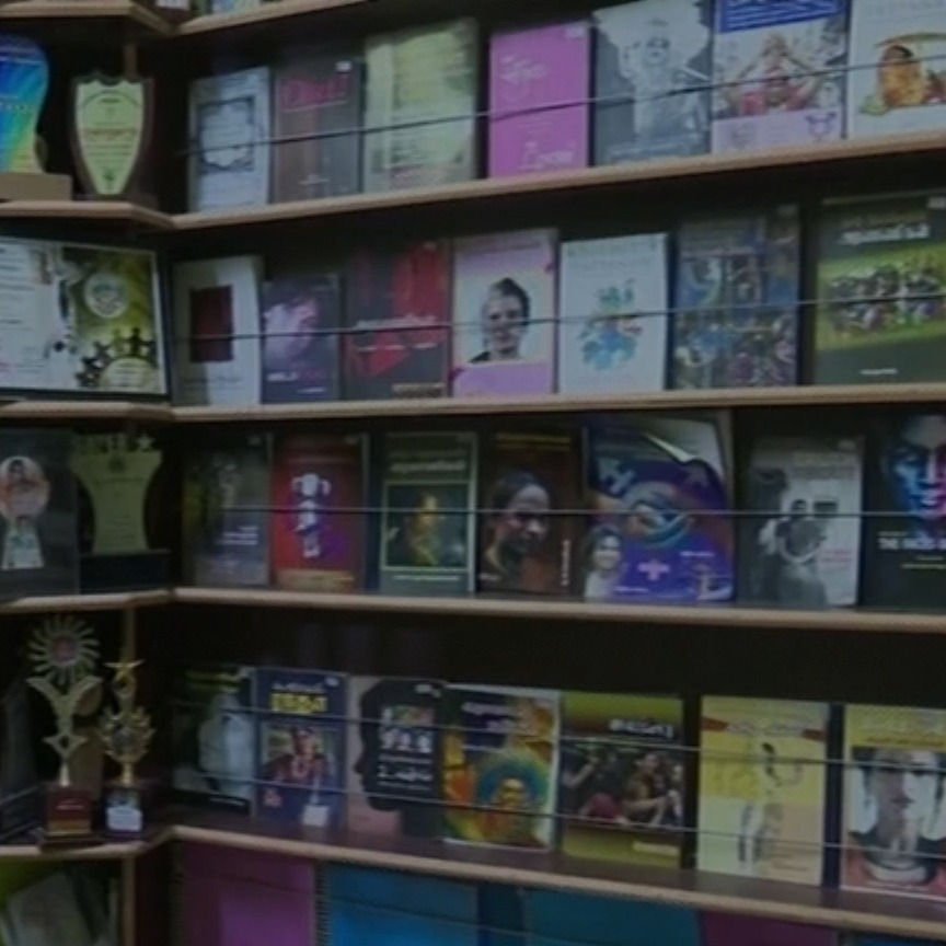 Indiaʼs first transgender library opens in Madurai | Editorji