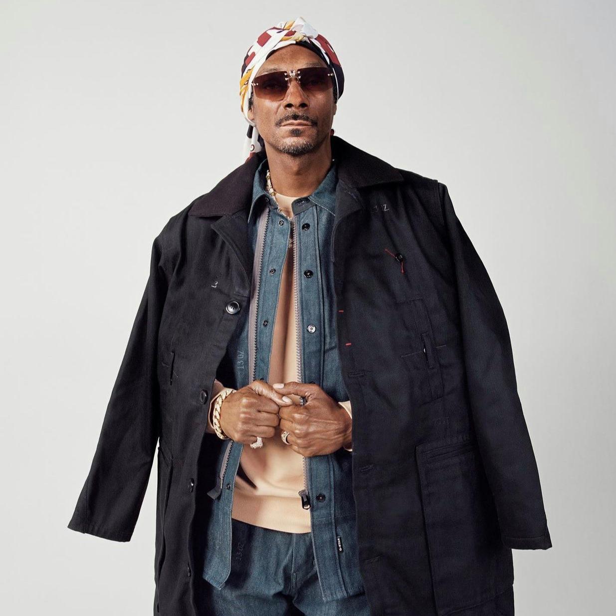 Rapper Snoop Dogg claims he‘s the NFT influencer CozmoMedici | Editorji
