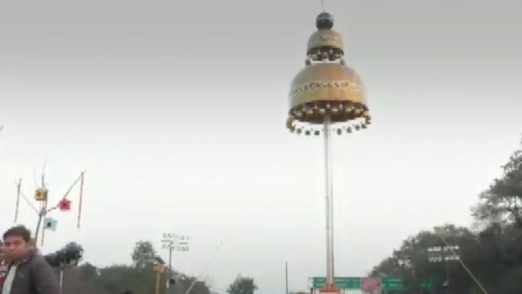 Bareilly's Bazaar finally gets its 'jhumka' | Editorji