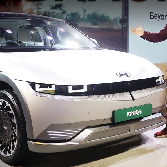 Hyundai loniq 5 EV Walkaround | Electric Car Launched at India Auto Expo 2023 | autox | Editorji