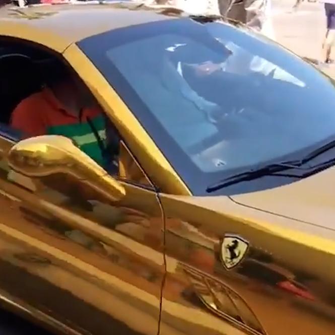 Viral: Anand Mahindra’s doesn’t approve of this manʼs gold Ferrari ...