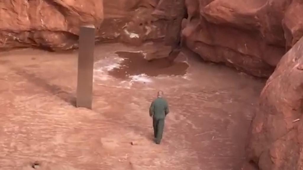 Mysterious metal monolith tower in a Utah desert raises questions ...