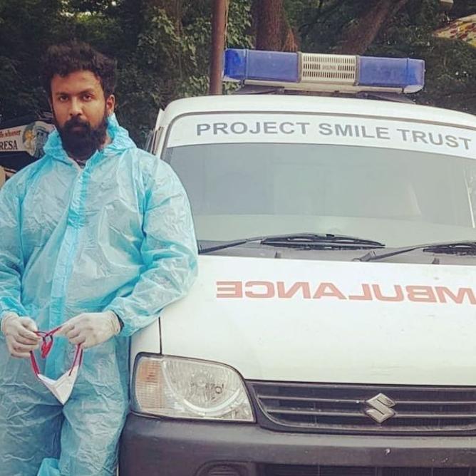 Actor Arjun Gowda becomes Ambulance driver to help people amid Covid ...