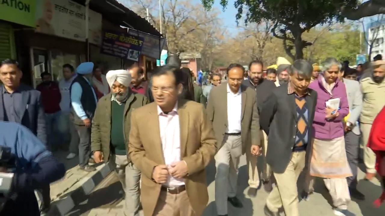 Punjab CS conducts surprise inspection of Civil Hospital, Mohali | Editorji