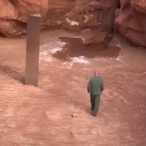 Mysterious metal monolith tower in a Utah desert raises questions ...